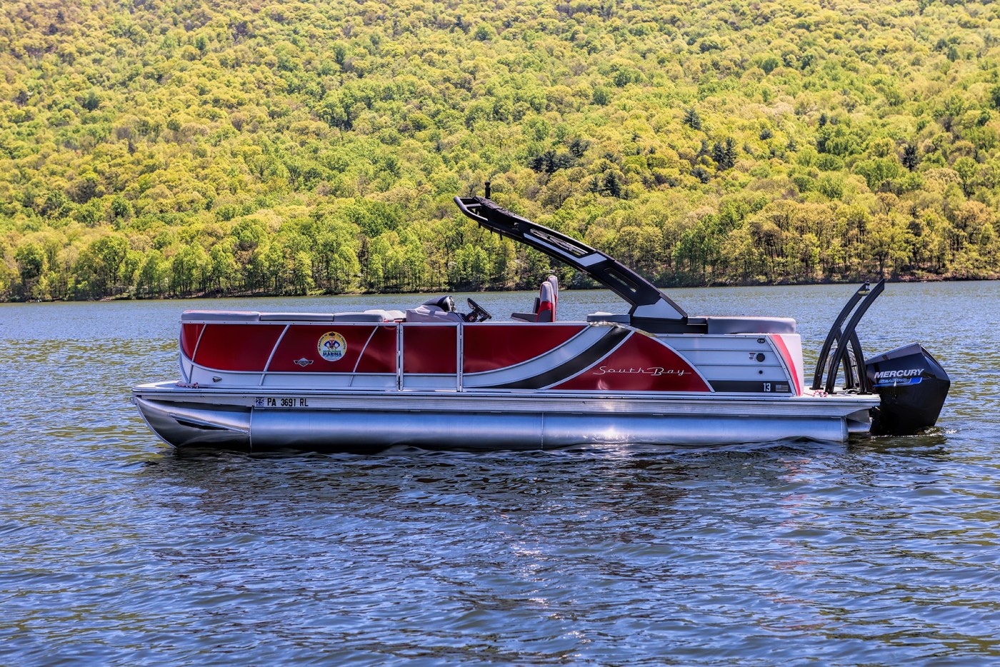 200HP Arch Pontoon Rental | Seven Points Marina