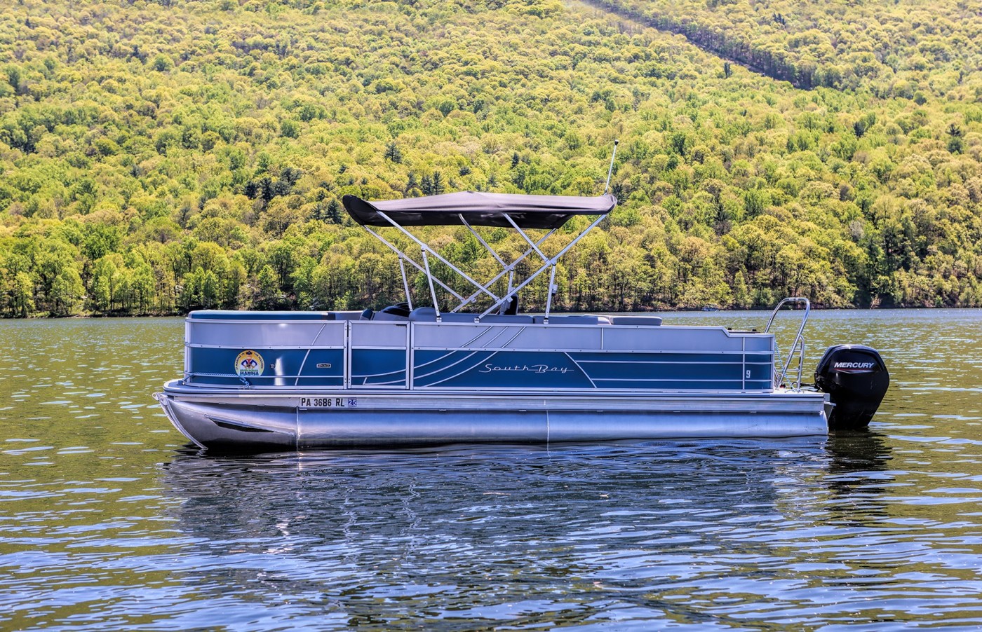 90 HP Fish & Tube Pontoon Rental | Seven Points Marina