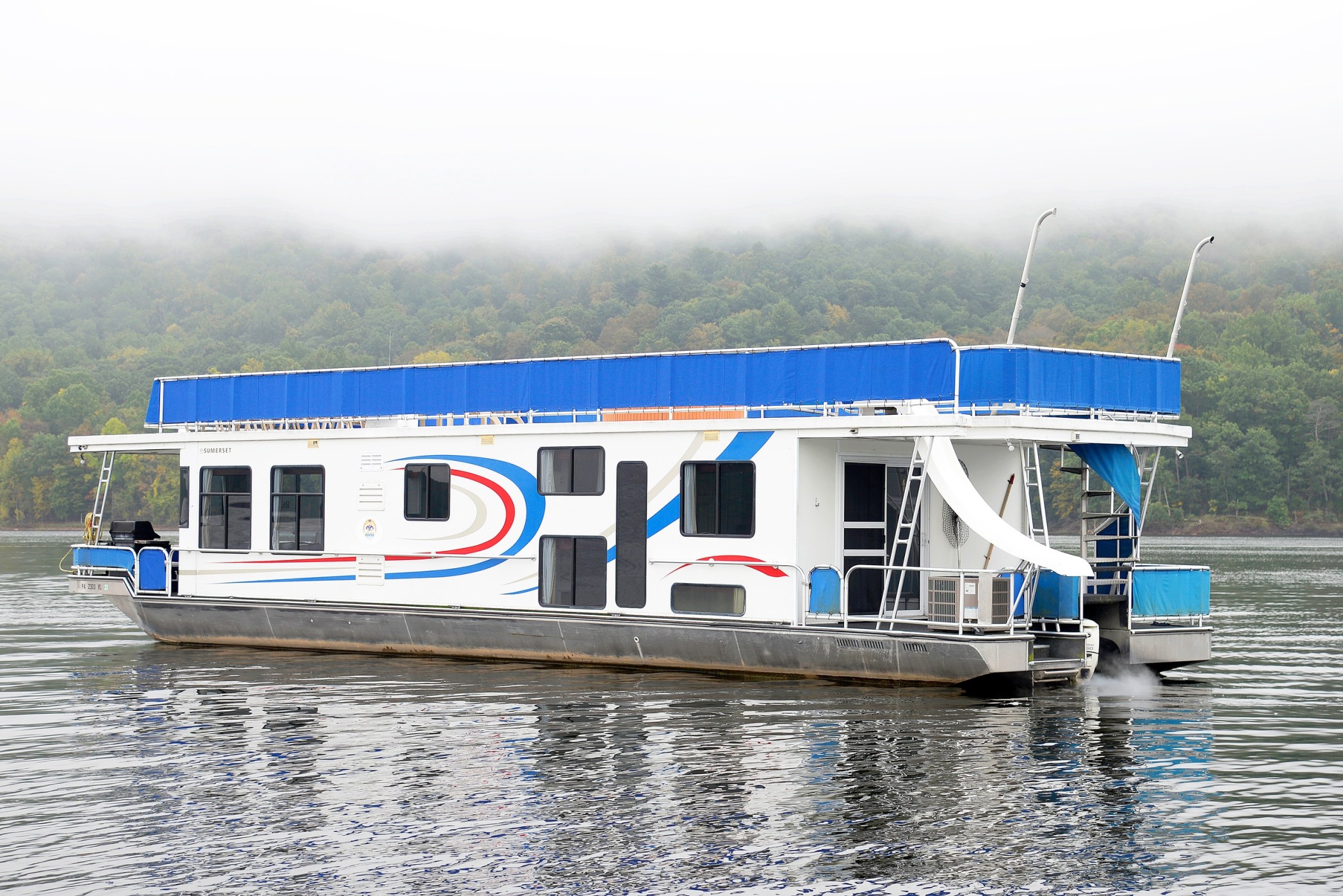 Blue Heron Houseboat Rental | Seven Points Marina
